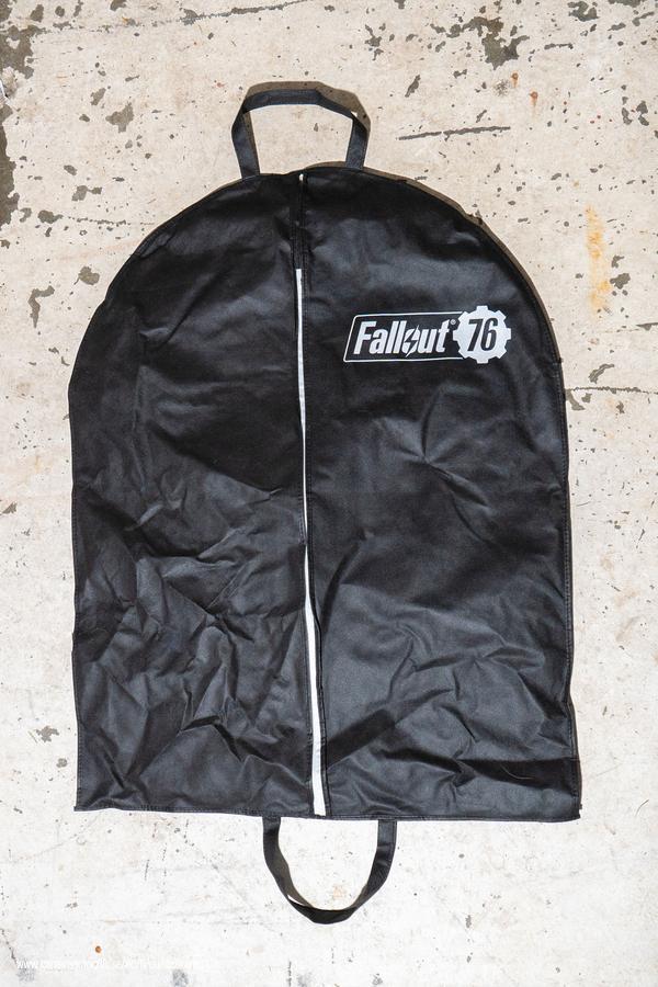 Bethesda hadirkan jaket premium Fallout 76 ke lini produk merchandise ...