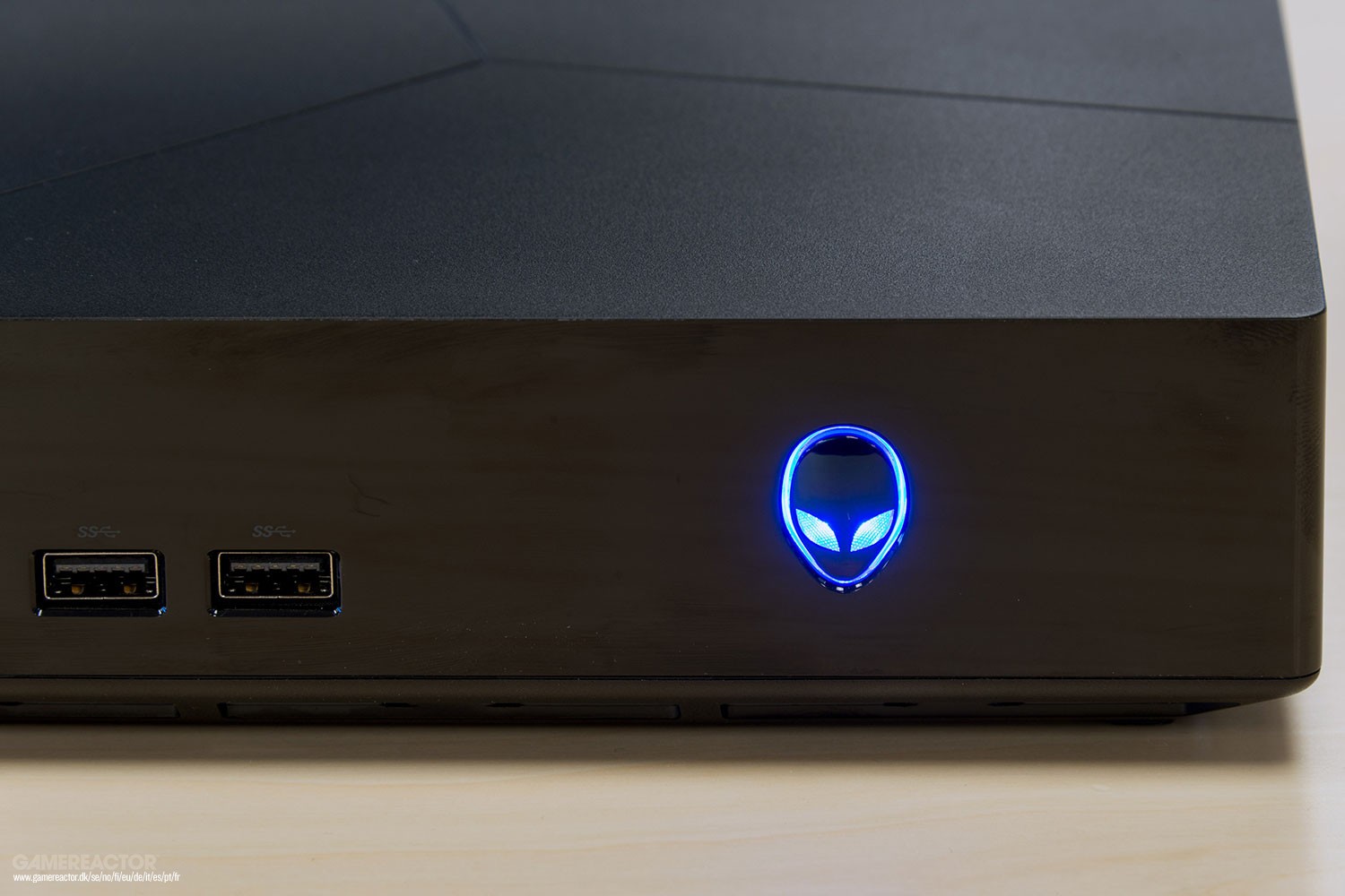 Controller Gaming Alienware Ini Bisa Ganti PC Gaming - - Gamereactor