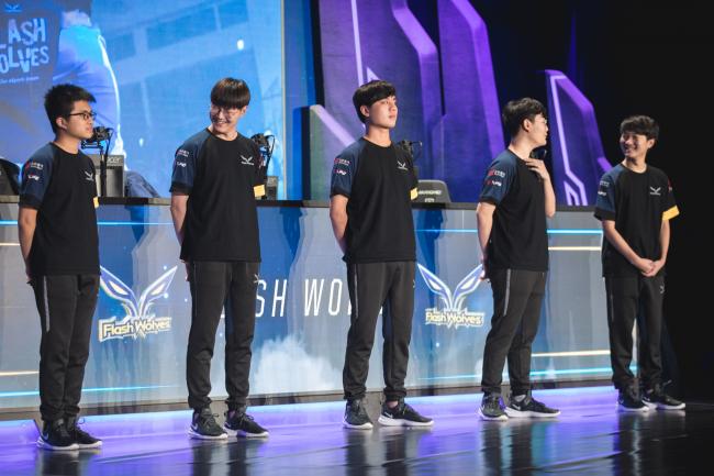 Coaches and players part ways with Flash Wolves - League of Legends ...