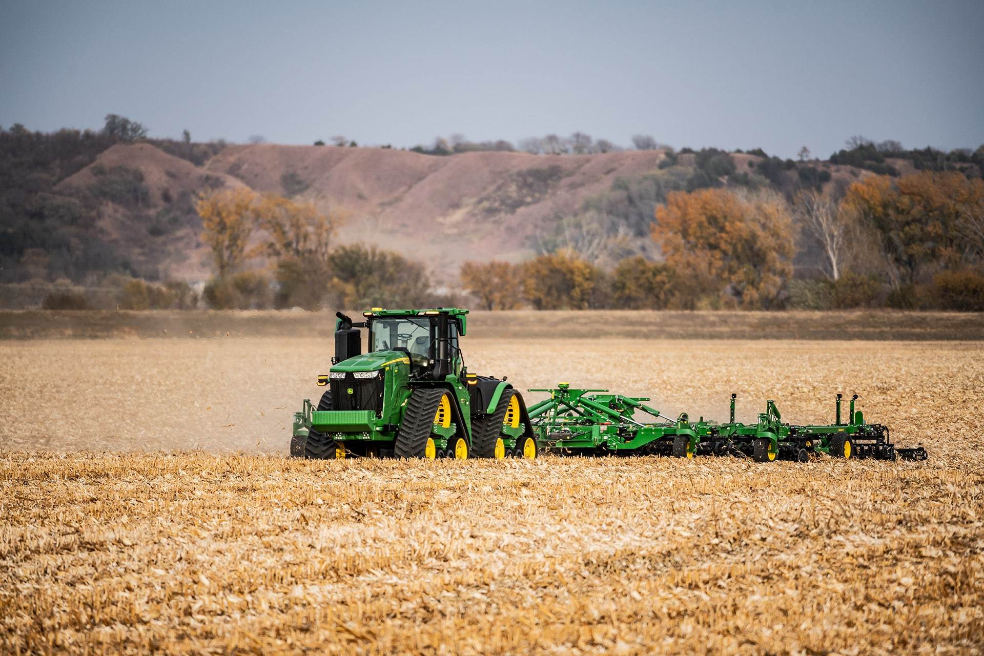 John Deere memperluas jajaran otonom dengan inovasi baru di CES 2025 ...